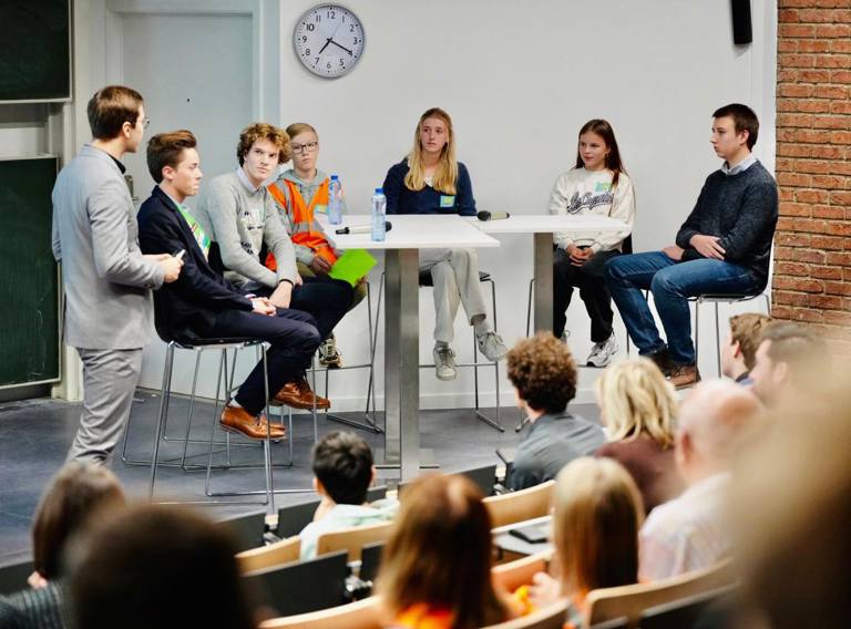 Studenten & XIU trappen fluodag af met verkeersdebat - UHasselt