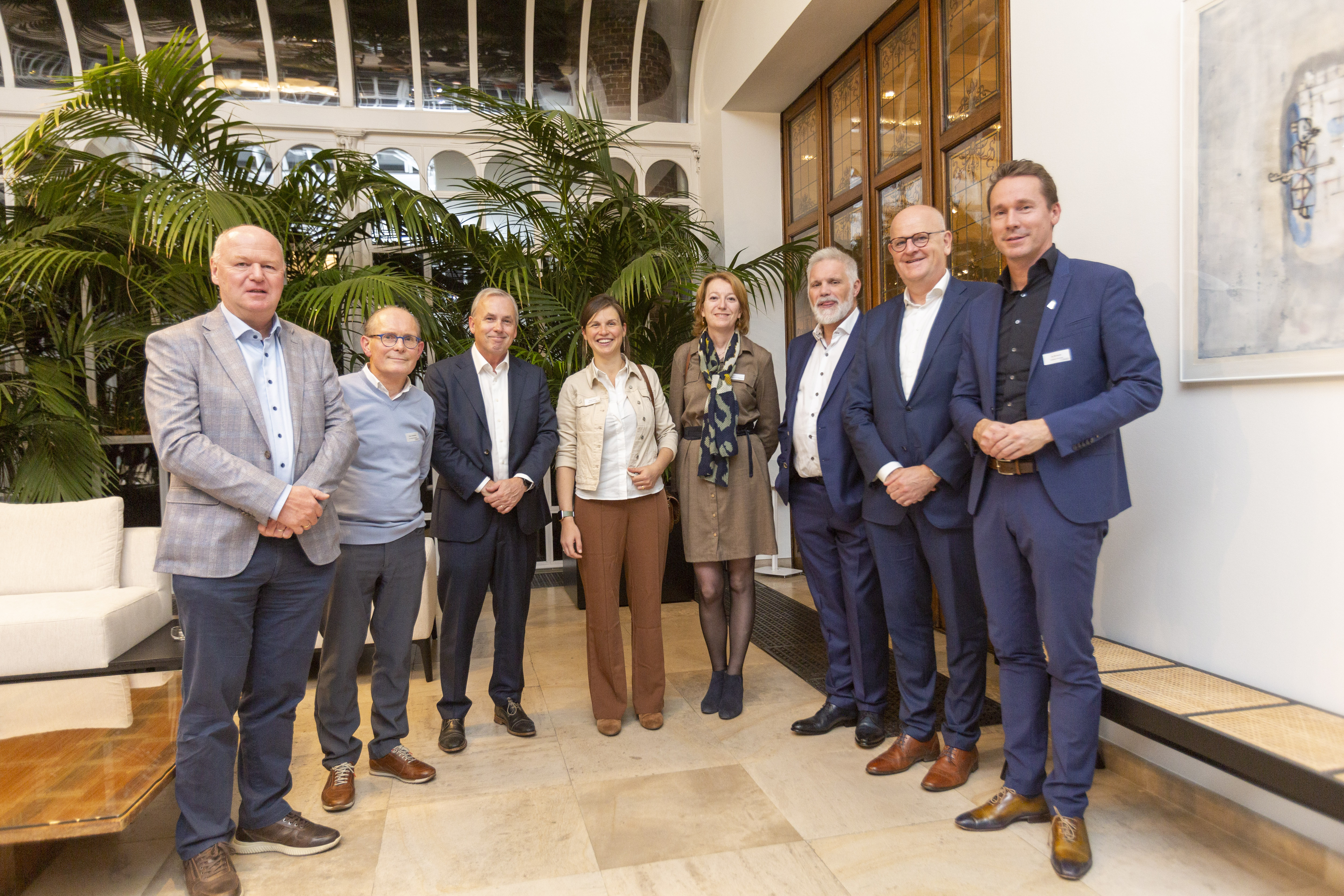 Limburgse eerstelijnszones en kennisinstellingen ondertekenen uniek ...